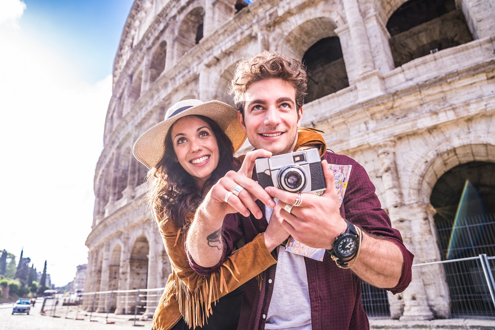 Turisti stranieri in Italia: la condivisione del viaggio sui social ...
